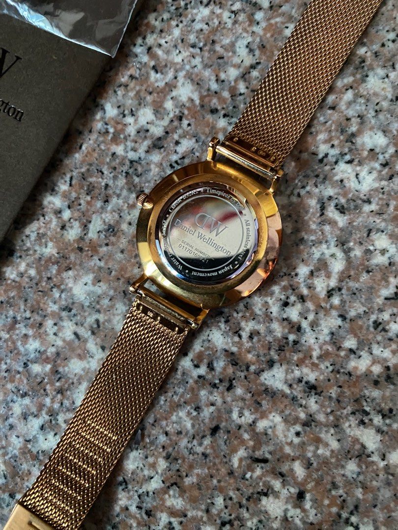 DW Daniel Wellington Gold Watch, Luxury, Watches on Carousell