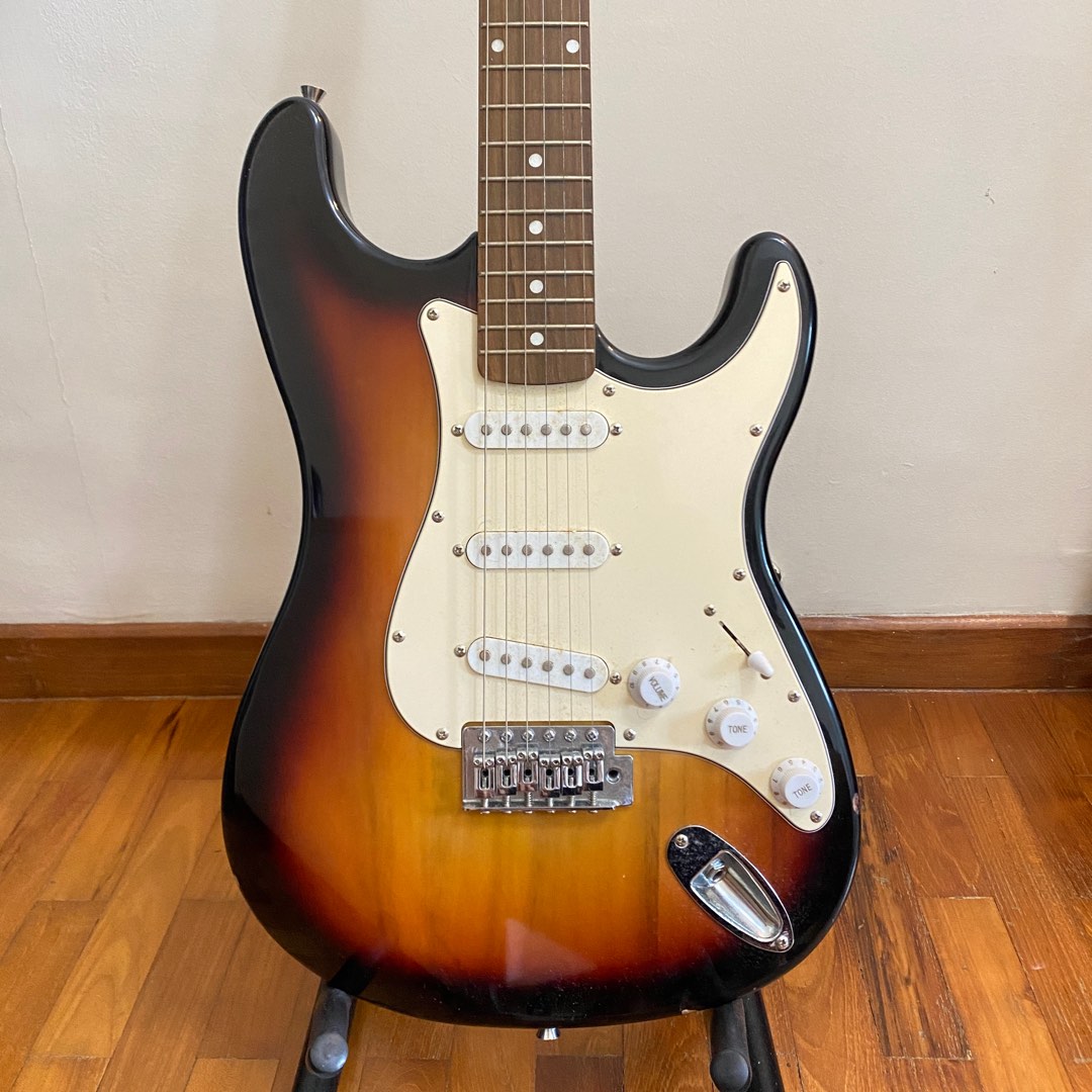 Electric Guitar Stratocaster , Hobbies & Toys, Music & Media, Musical ...