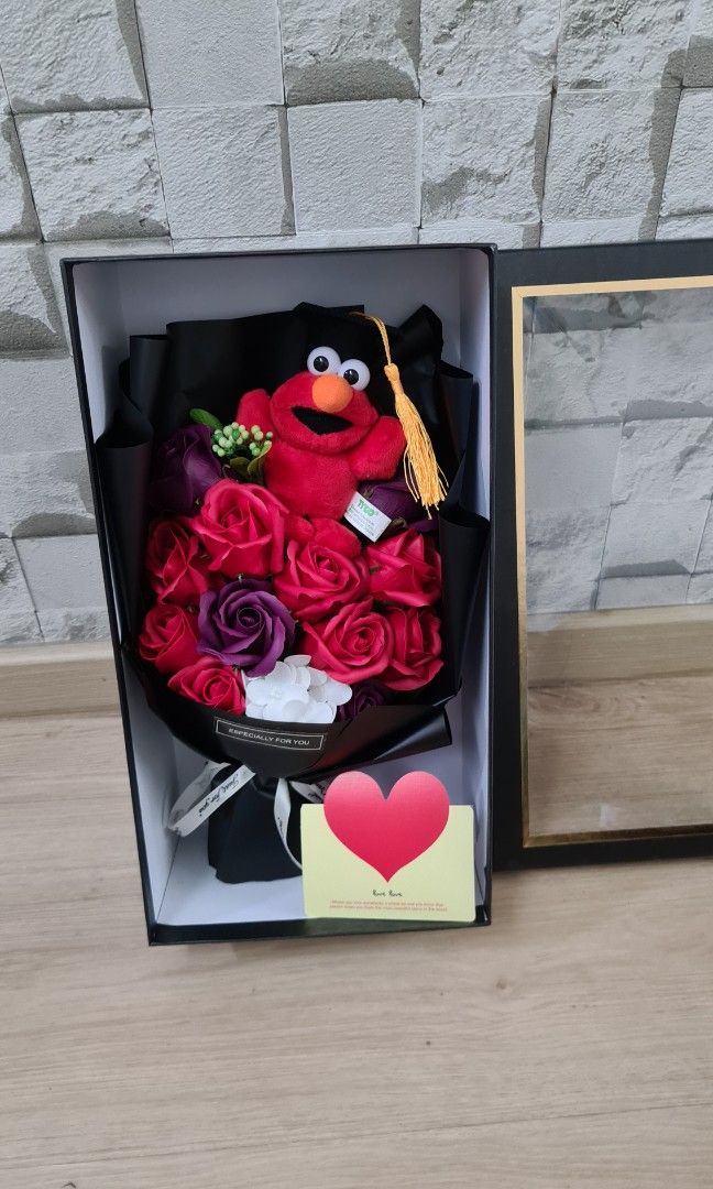 Elmo Graduation Flower Bouquet, Hobbies & Toys, Stationery & Craft ...