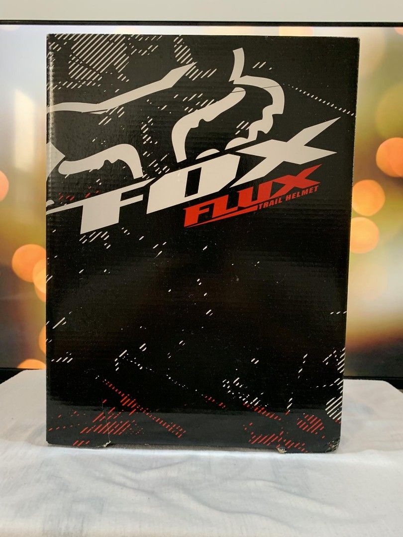 Fox Flux Helmet Matte Black, Sports Equipment, Bicycles & Parts ...