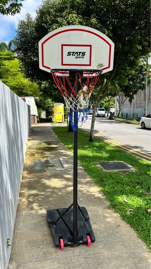Free outdoor Basketball hoop, Sports Equipment, Sports & Games, Racket ...