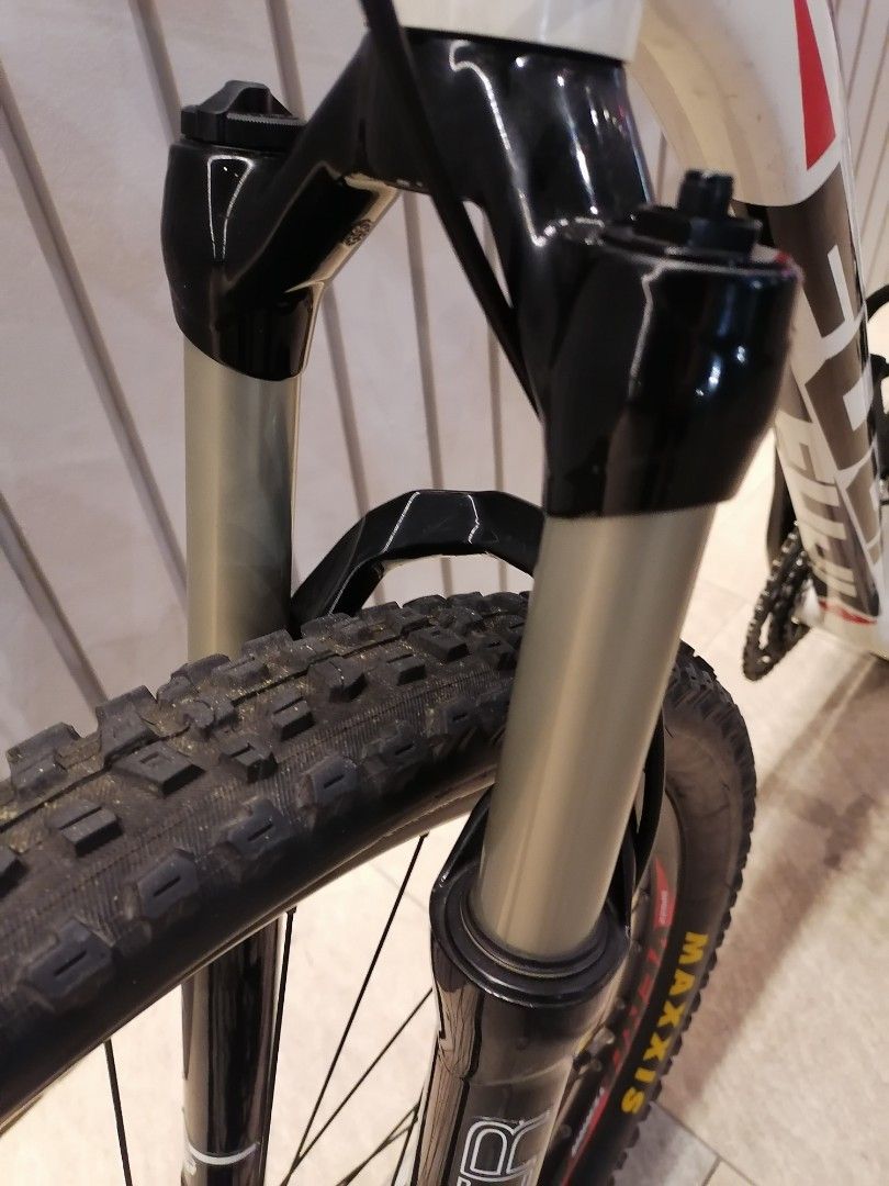 Fuji, 29er with Air Fork suspension, Sports Equipment, Bicycles & Parts ...