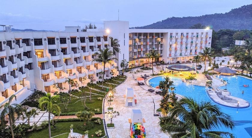 Harris Resort Waterfront Batam Free & Easy Package ( January - March ...