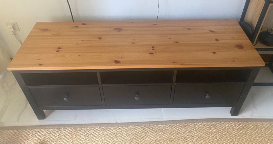 Ikea Hemnes TV bench, Furniture & Home Living, Furniture, TV Consoles ...