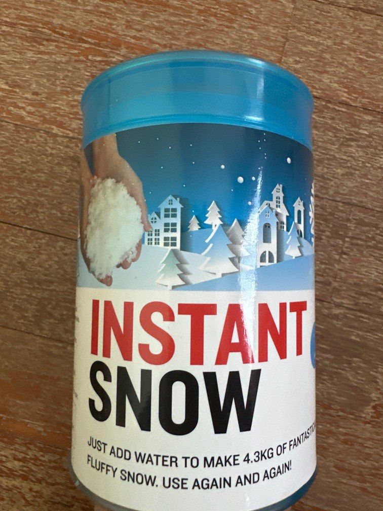 Instant snow/fake snow, Hobbies & Toys, Stationery & Craft, Craft ...