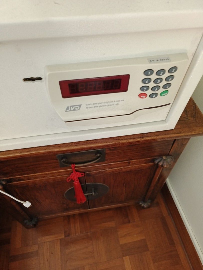 jVC key n battery operated safe, Furniture & Home Living, Security ...