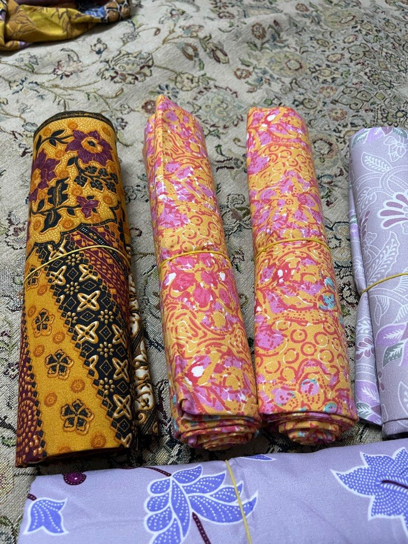 Kain sarung Noor Arfa, Women's Fashion, Muslimah Fashion, Accessories ...