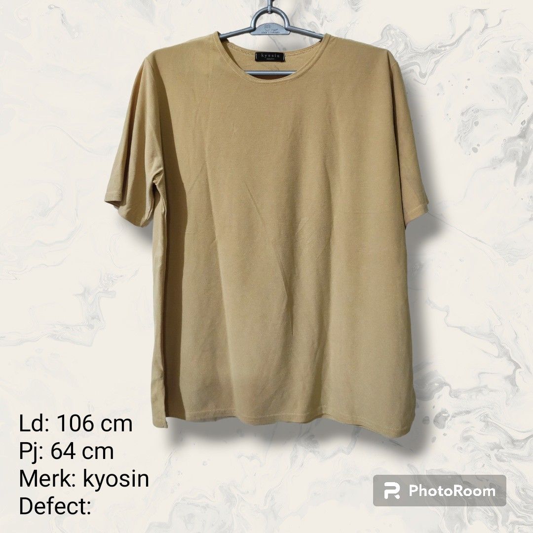 Kaos polos coksu, Fesyen Wanita, Pakaian Wanita, Atasan di Carousell