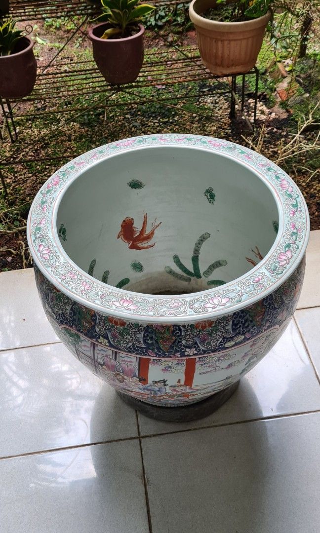 Keramik/guci tempat ikan, Antik, Pajangan di Carousell