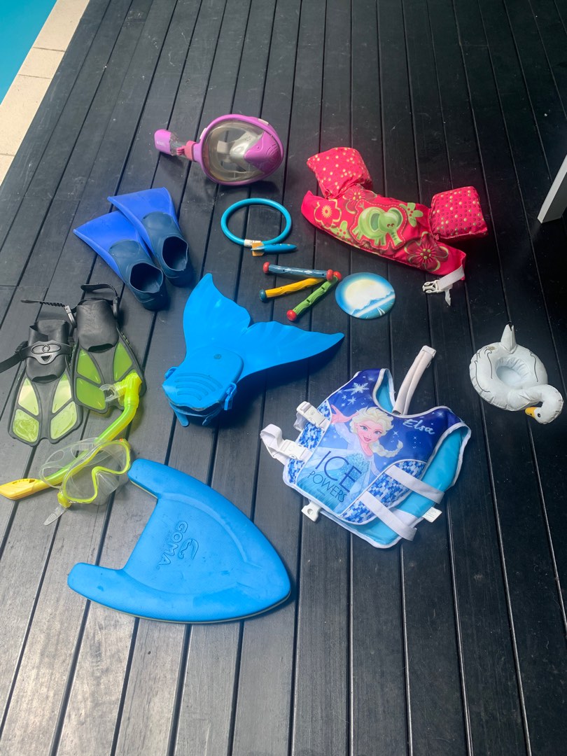 Kids pool toy, life jacket and snorkelling set, Hobbies & Toys, Toys ...