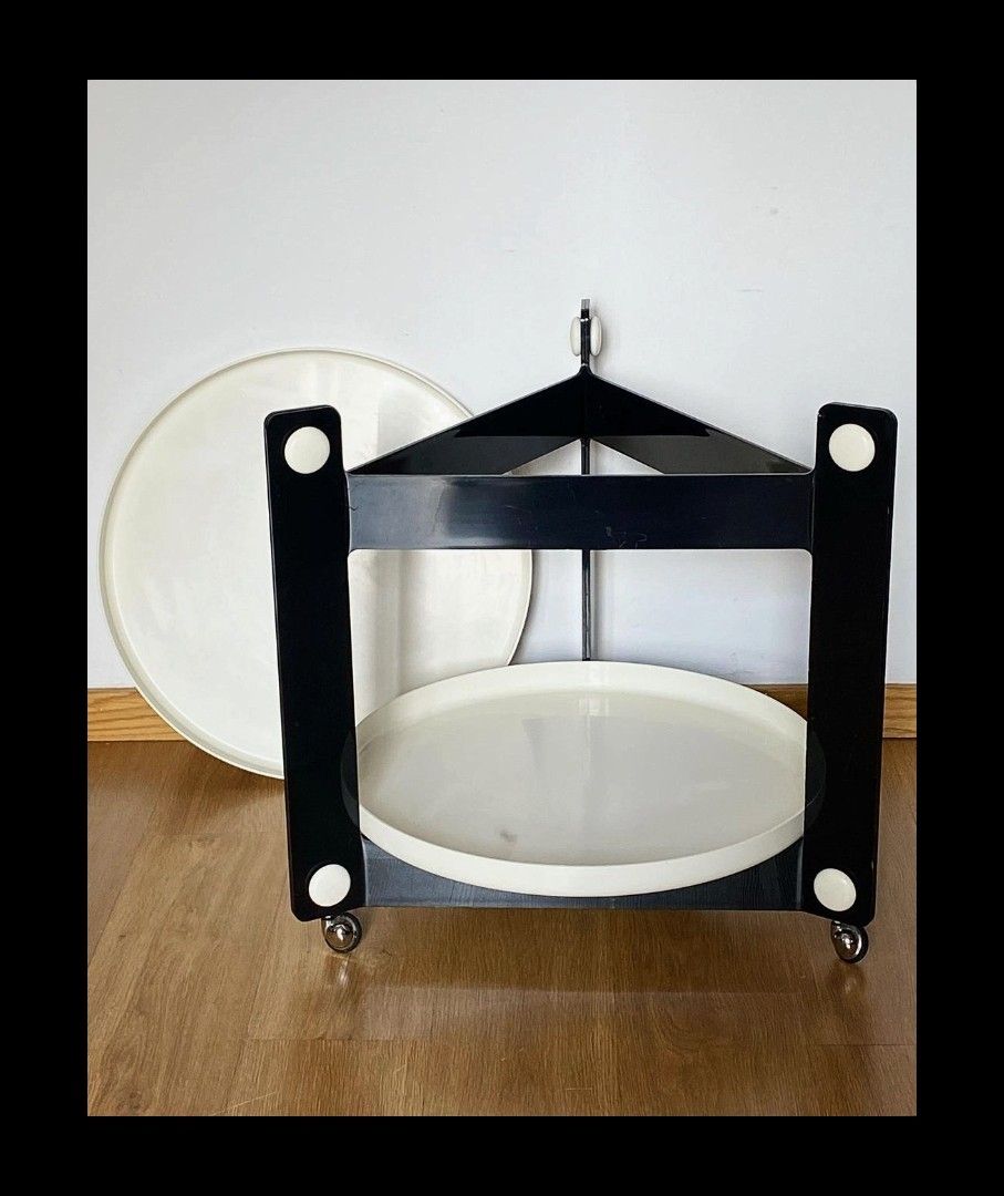 Meja Besi, Perabotan Rumah di Carousell