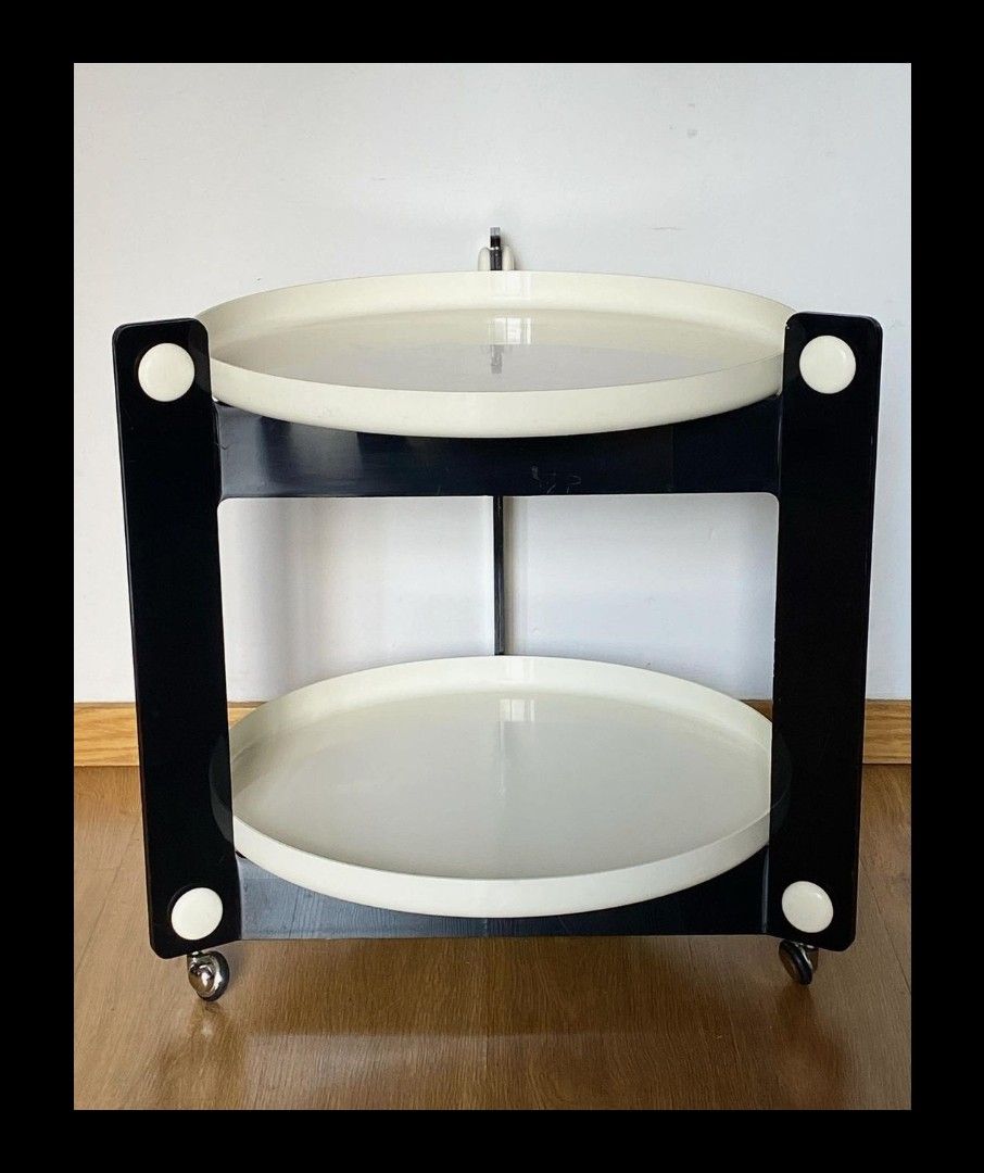 Meja Besi, Perabotan Rumah di Carousell