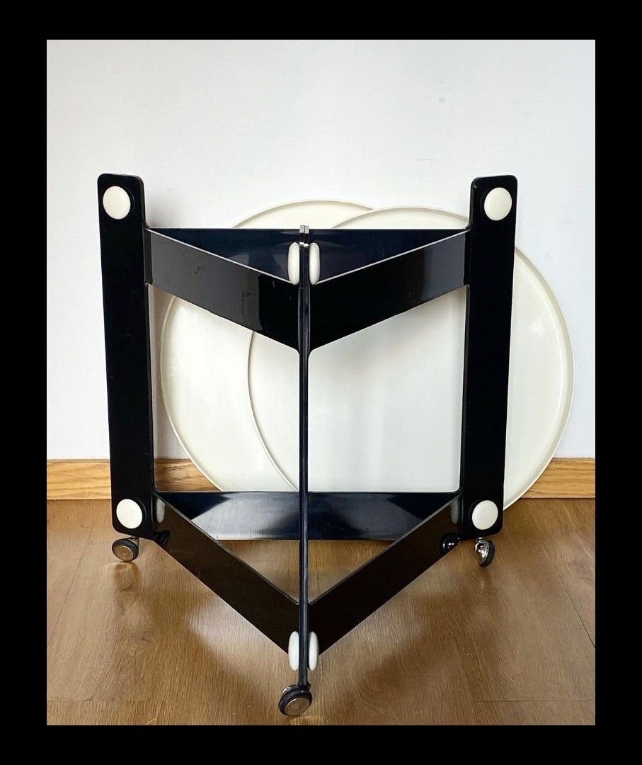 Meja Besi, Perabotan Rumah di Carousell