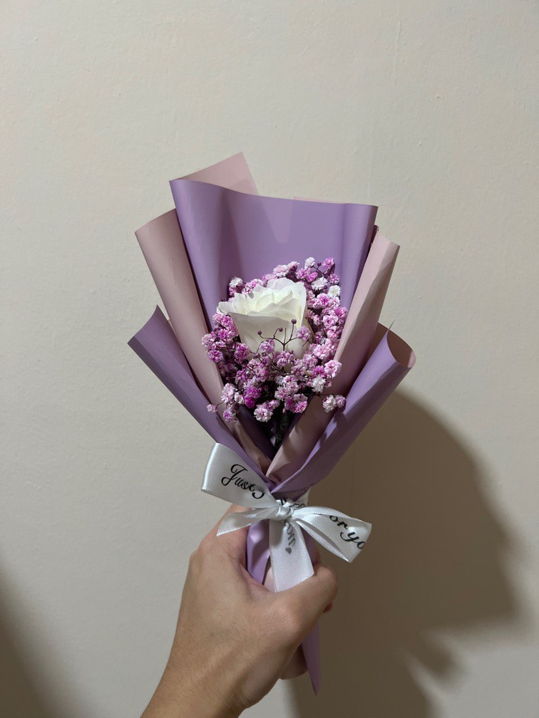 Mini flower bouquet, Hobbies & Toys, Stationery & Craft, Flowers ...