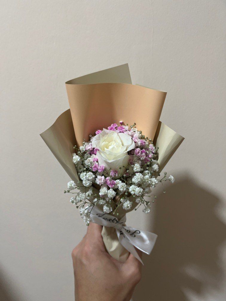 Mini flower bouquet, Hobbies & Toys, Stationery & Craft, Flowers ...