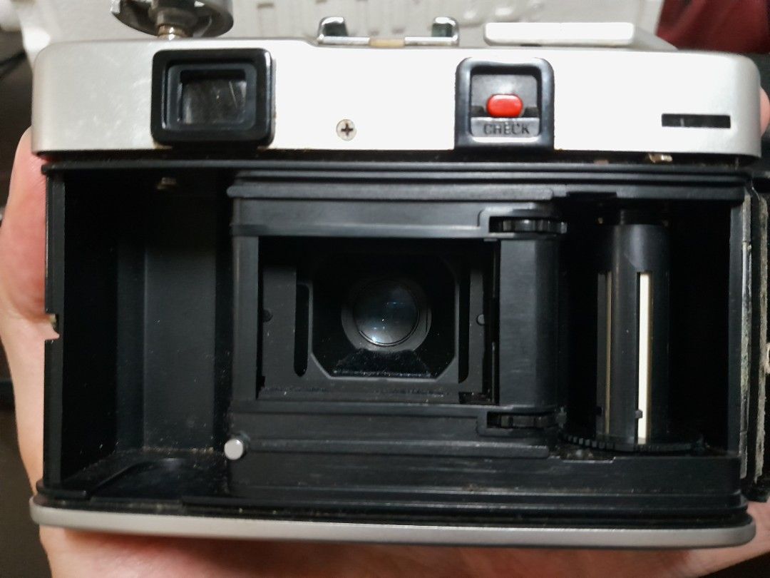 Minolta Hi-matic F 35mm 1972, Photography, Cameras on Carousell