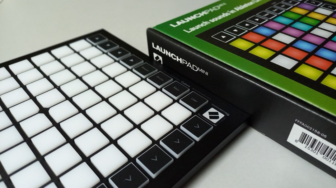Novation LaunchPad Mini MK3 Midi Controller, Hobbies & Toys, Music ...