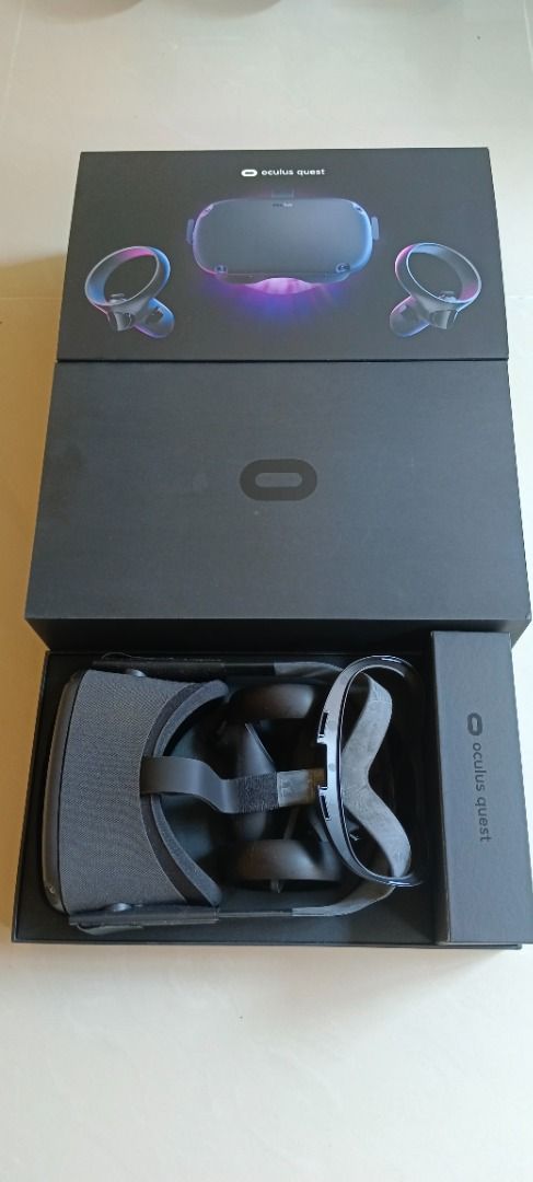 Oculus Quest 64GB VR gaming headset (perfect condition, original box ...