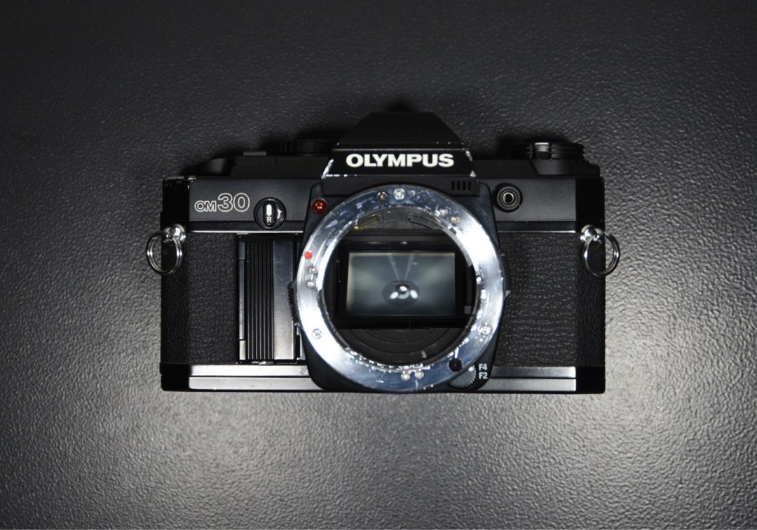 【經典古物】OLYMPUS OM30單反 手動對焦 電子 機械 底片 單眼相機 om1 om4 om10 om2, 相機攝影, 相機在旋轉拍賣