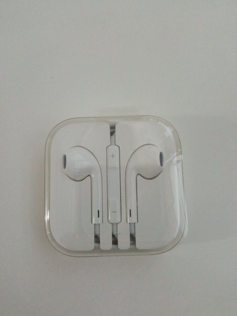 Original Earpods with Lightning Connector, Audio, Earphones on Carousell