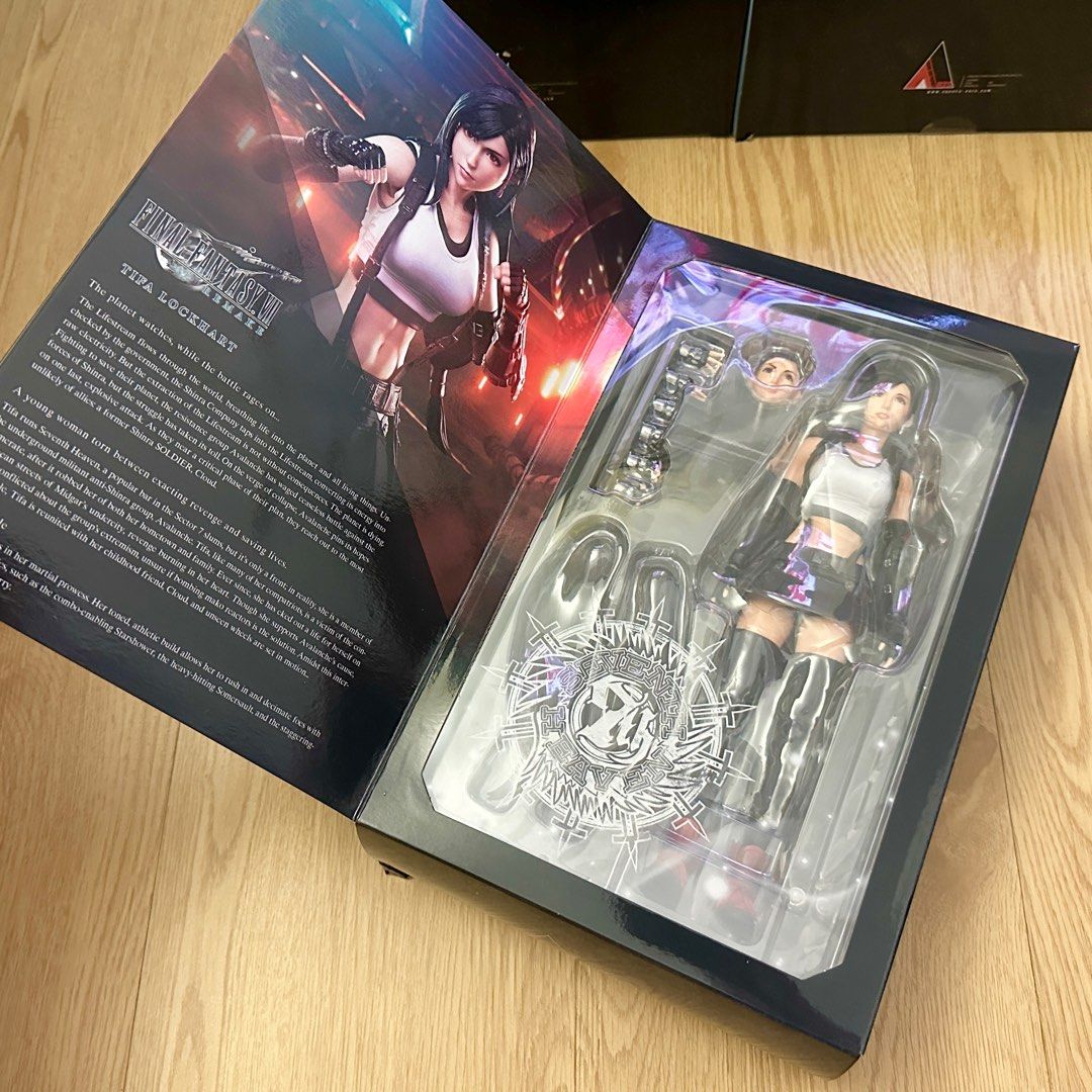 PlayArts Kai - Final Fantasy 7 Remake Action Figures ( Cloud & Tifa ...