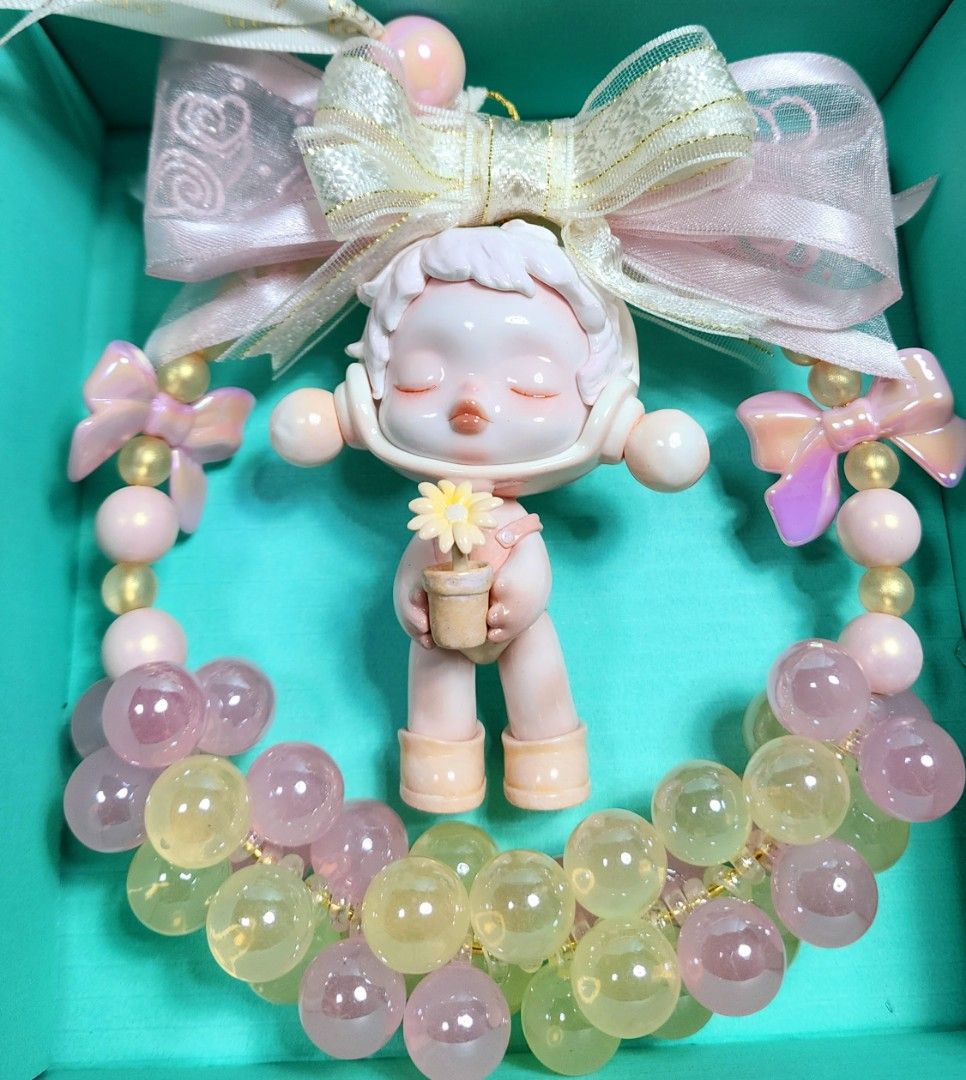 POPMART Skullpanda - The Warmth hanging display, Hobbies & Toys ...