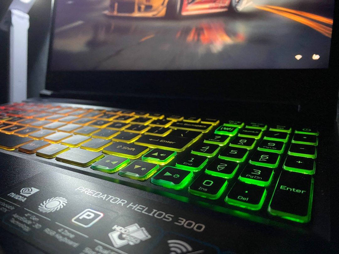 RUSH!! Predator Helios 300 + Razer Ornata V2 Keyboard, Computers & Tech ...