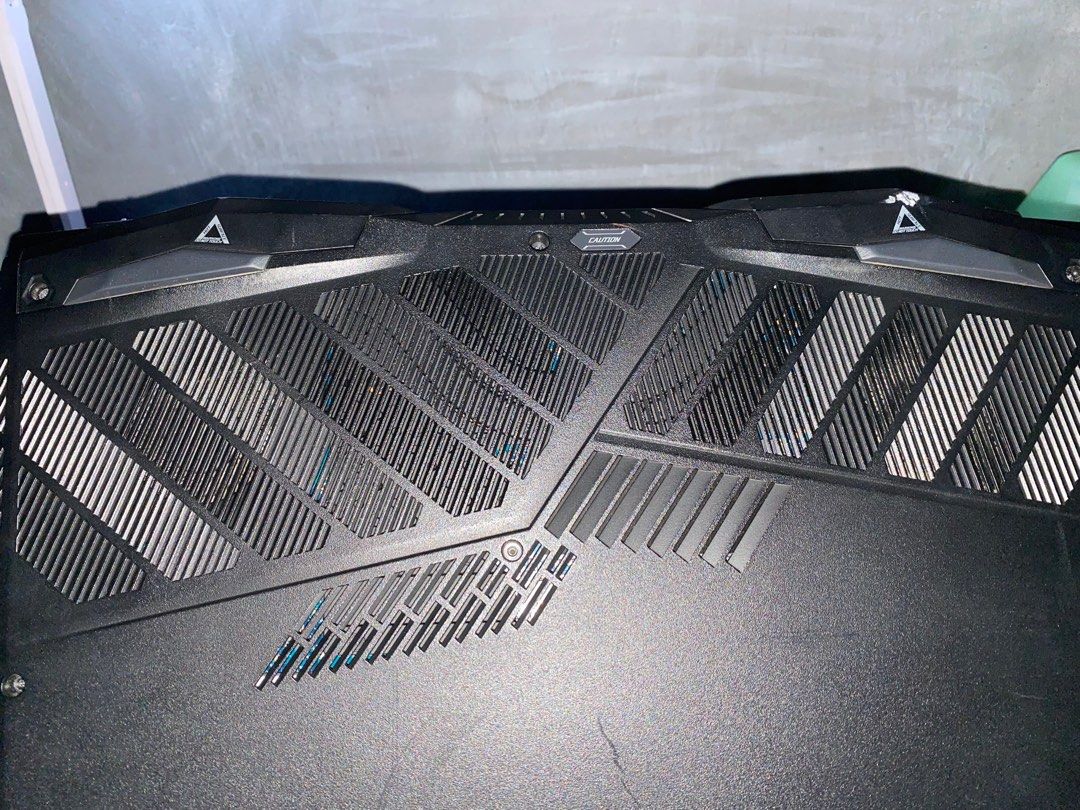 RUSH!! Predator Helios 300 + Razer Ornata V2 Keyboard, Computers & Tech ...