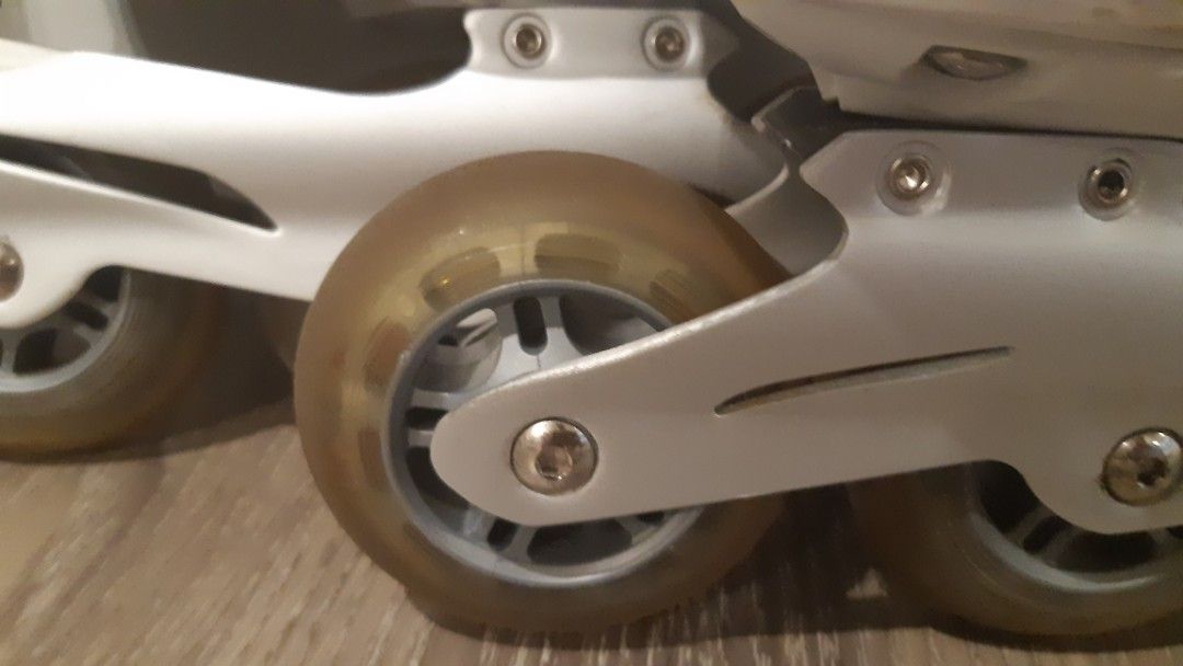 Rollerblade Roces and protezione, Sports Equipment, Sports & Games ...