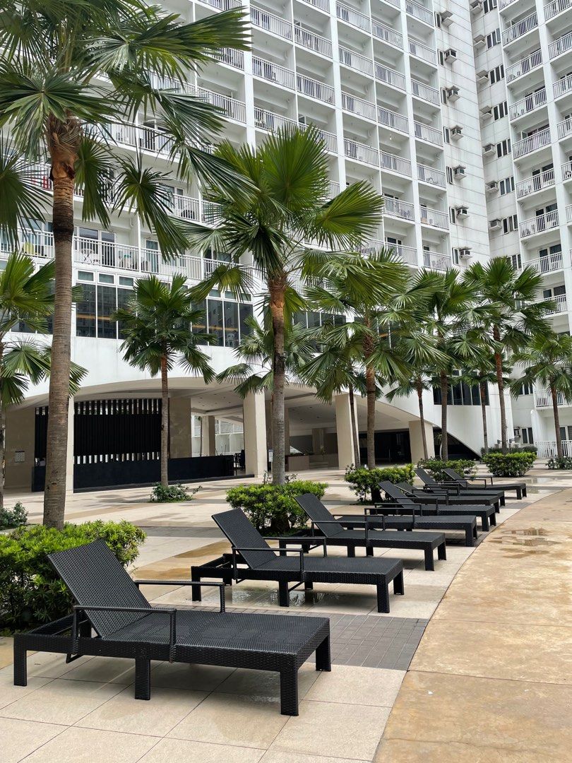 SMDC Shore 1 Residences 1 Bedroom with Balcony facing Amenities ...