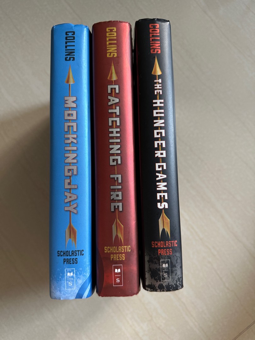The Hunger Games (Complete Series) (HARDBOUND) - Suzanne Collins on ...