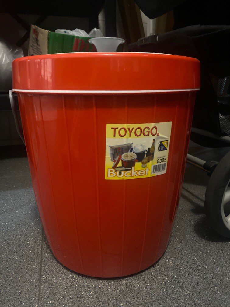 Toyogo Large Food Bucket (19L), Furniture & Home Living, Kitchenware ...