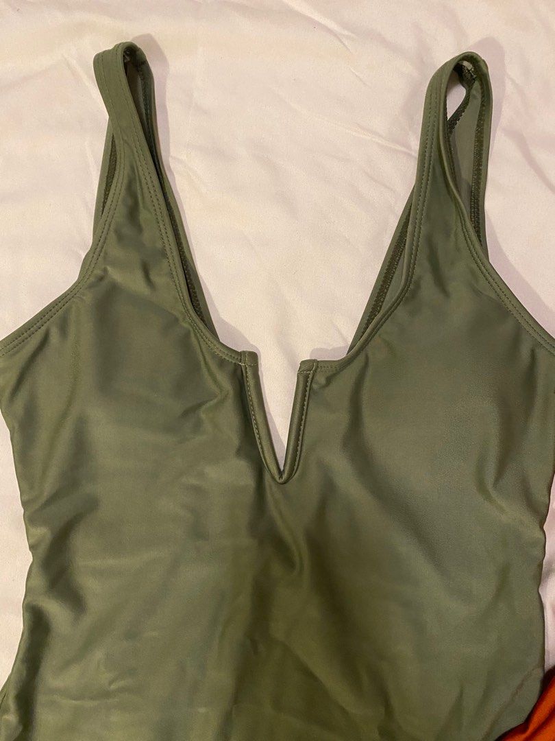 V-cut Wired Padded One Piece Bundle on Carousell