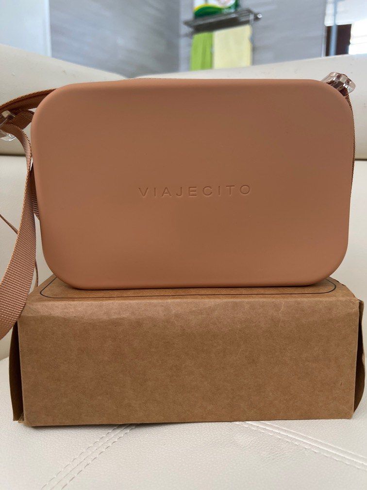 Viajecito Classic Splashkit sample kit in Tan with Tan skinny strap ...