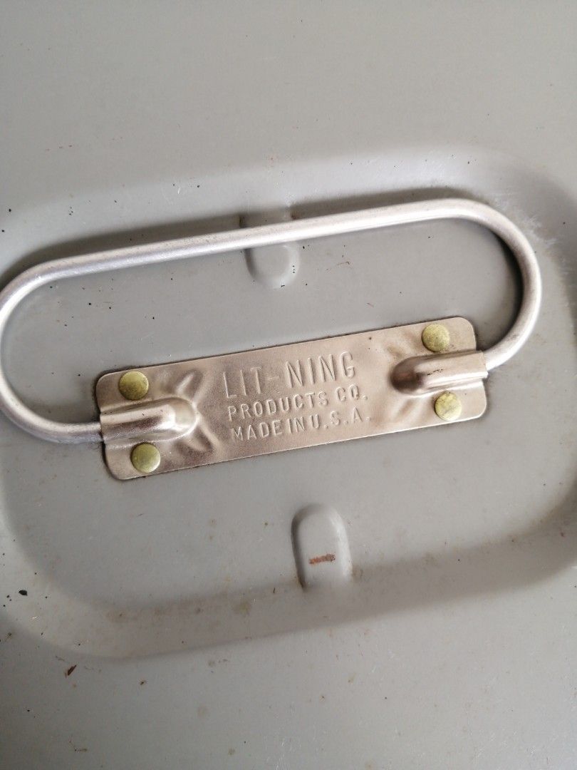 Vintage Metal Lit-Ning Cash Box Money Box Made in USA, Hobbies & Toys ...
