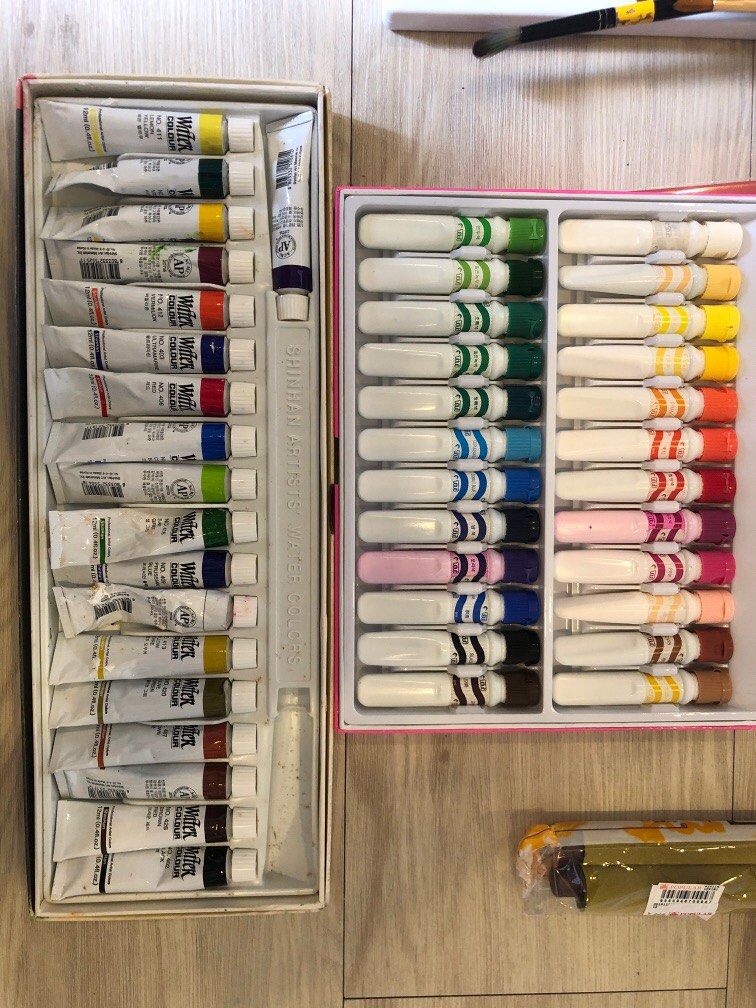 Water coloring materials (colors, papers, brushes, palettes etc ...