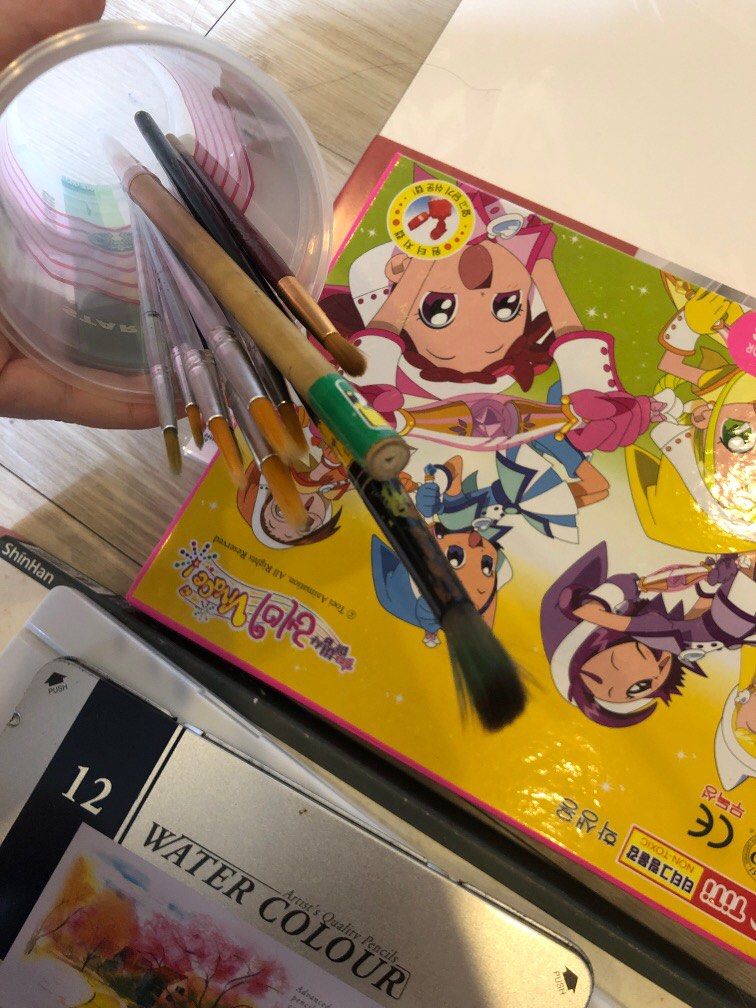 Water coloring materials (colors, papers, brushes, palettes etc ...