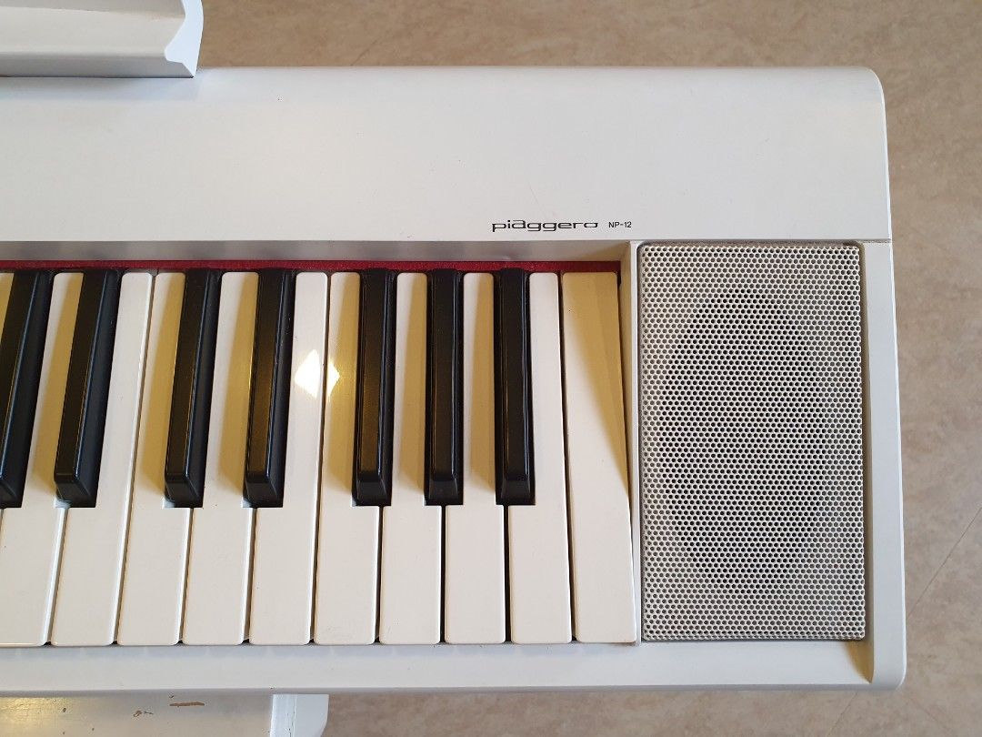 Yamaha NP12 piaggero keyboard 61 keys, Hobbies & Toys, Music & Media ...