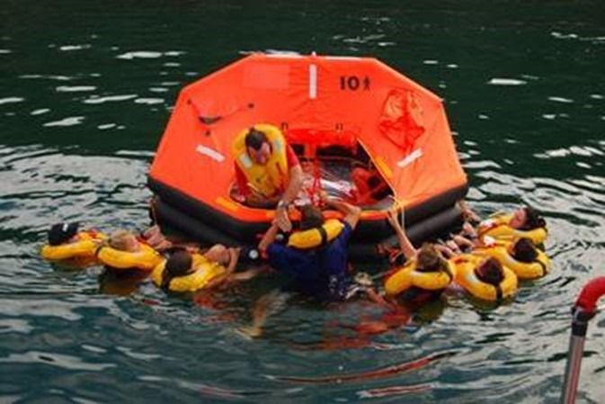 ZHR-A10 person life Raft, Sports Equipment, Sports & Games, Water ...