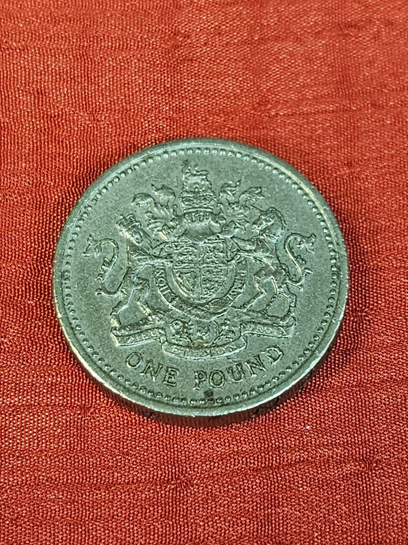 1983 British one pound coin, Hobbies & Toys, Memorabilia & Collectibles ...