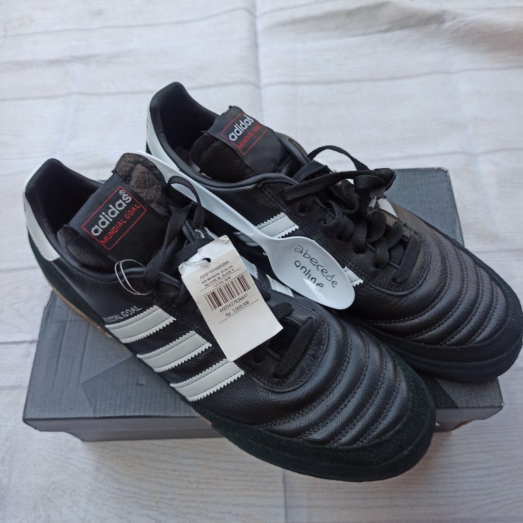 ADIDAS MUNDIAL GOAL size UK 9, Fesyen Pria, Sepatu , Sneakers di Carousell