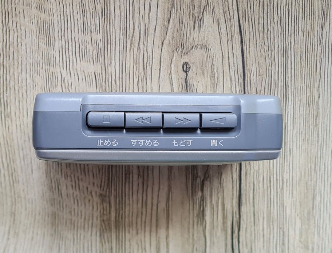 Aiwa HS-RS220 Walkman Cassette Player Radio 3rd, Audio, Portable Music ...