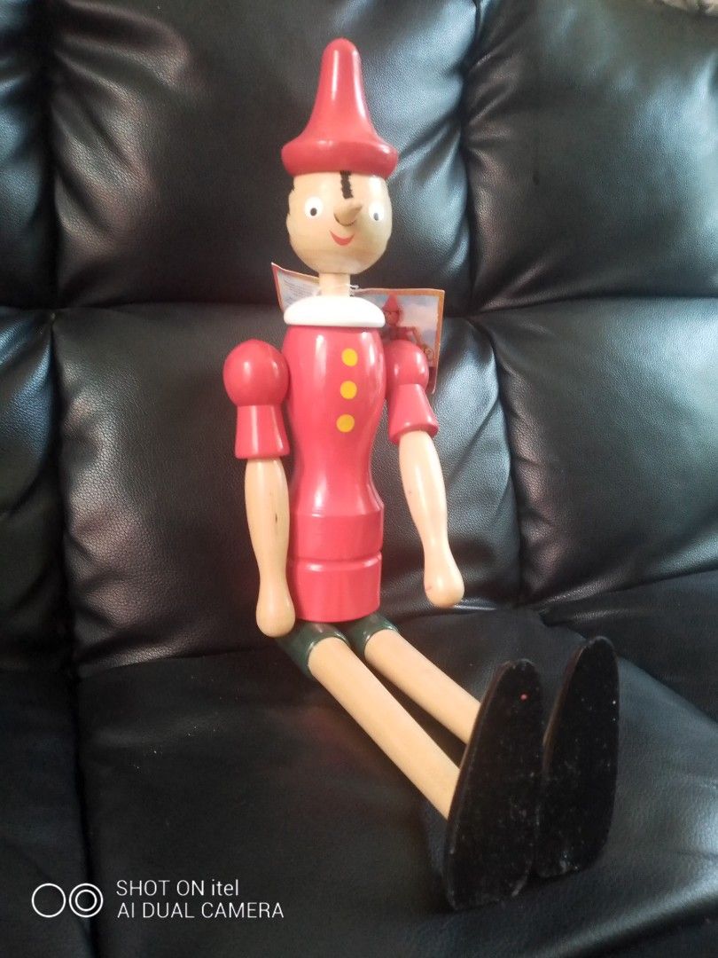 Boneka kayu, Antik, Lainnya di Carousell