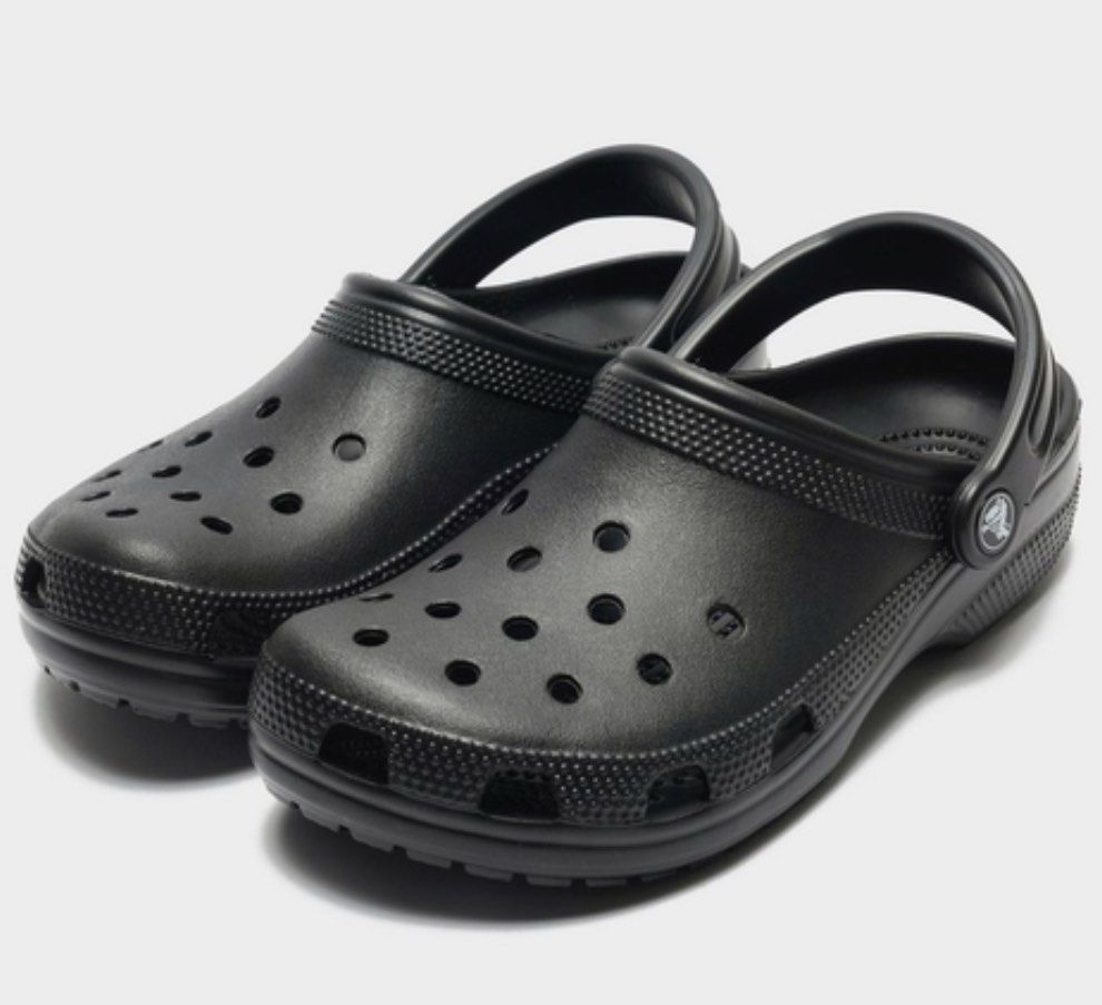 Crocs classic clog, Women's Fashion, Footwear, Flipflops and Slides on ...