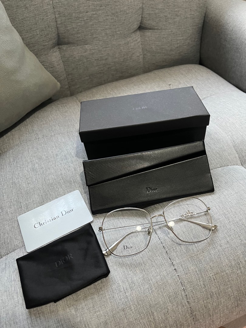 Dior signature 03 eye glasses jisoo eyeglass, Women's Fashion, Watches ...
