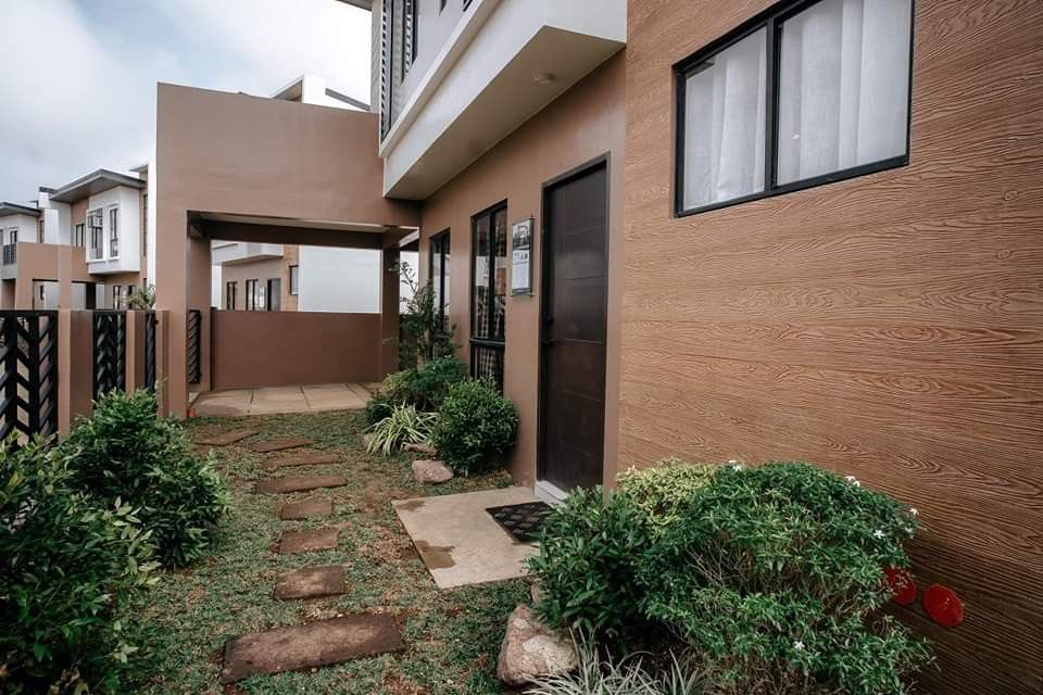 Single Detached House and lot in Tagaytay Nasugbu Highway by Phirstpark Batulao Edition ...