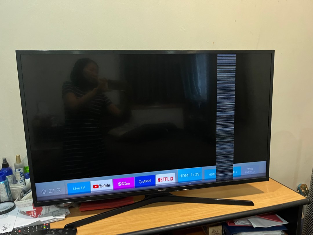 This weekend only - Faulty Samsung tv with working remote, TV & Home ...