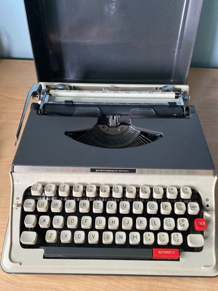 Hanimex Regal Typewriter, Hobbies & Toys, Memorabilia & Collectibles ...