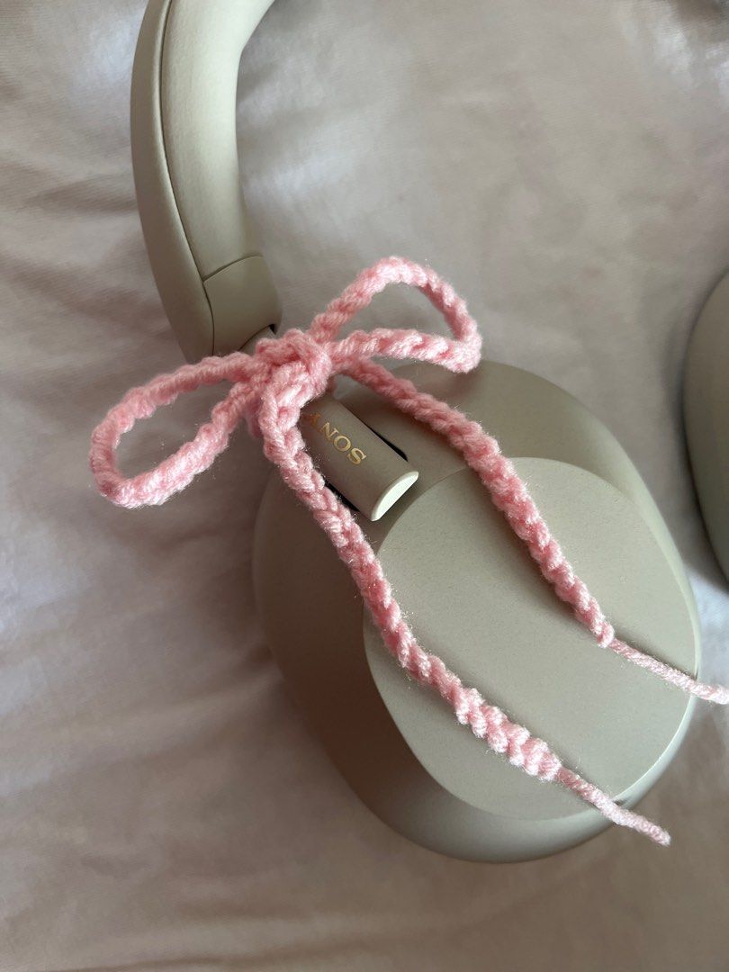 Headphones bow, Audio, Headphones & Headsets on Carousell