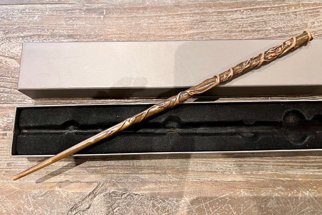 Hermione Granger Wand in Presentation Box (Harry Potter), Hobbies ...